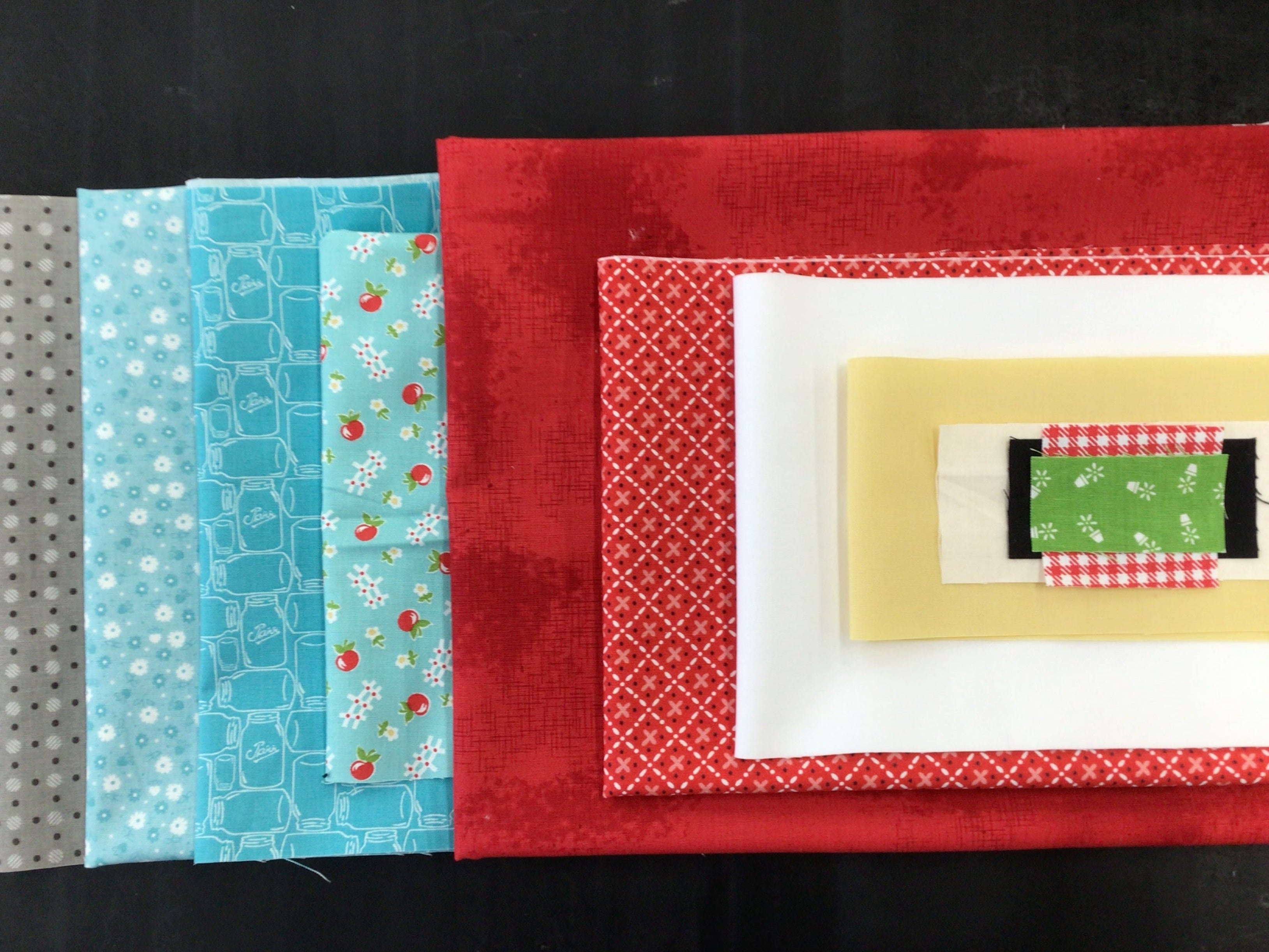 Chicken Table Runner Kit - Designs by Juju | RebsFabStash