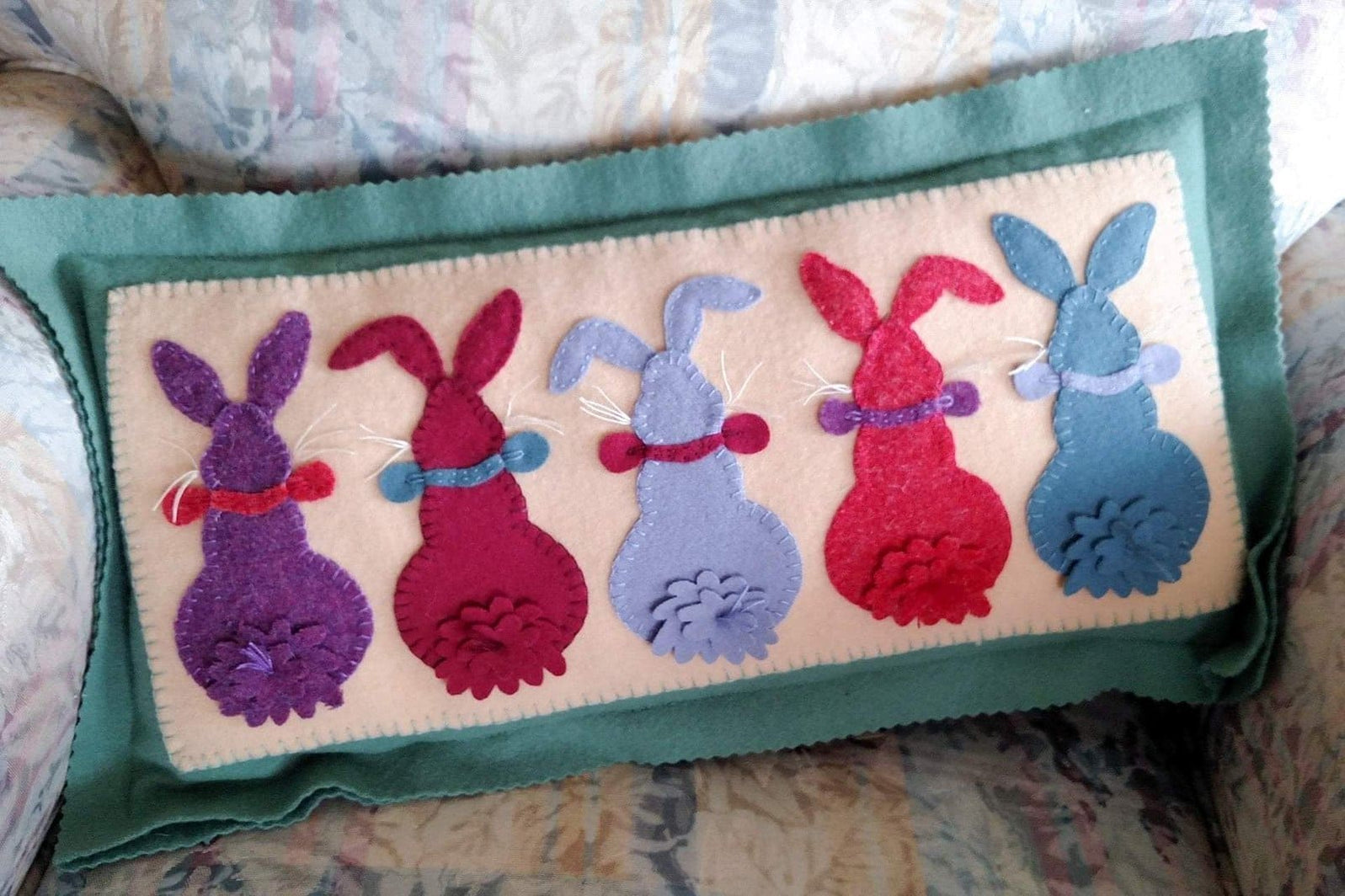 Bunny Tails - Pillow or Table Runner Pattern - designed by Robin Kings ...