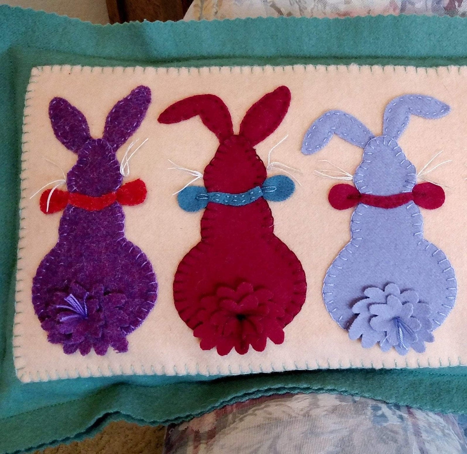 Bunny Tails - Pillow or Table Runner Pattern - designed by Robin Kings ...